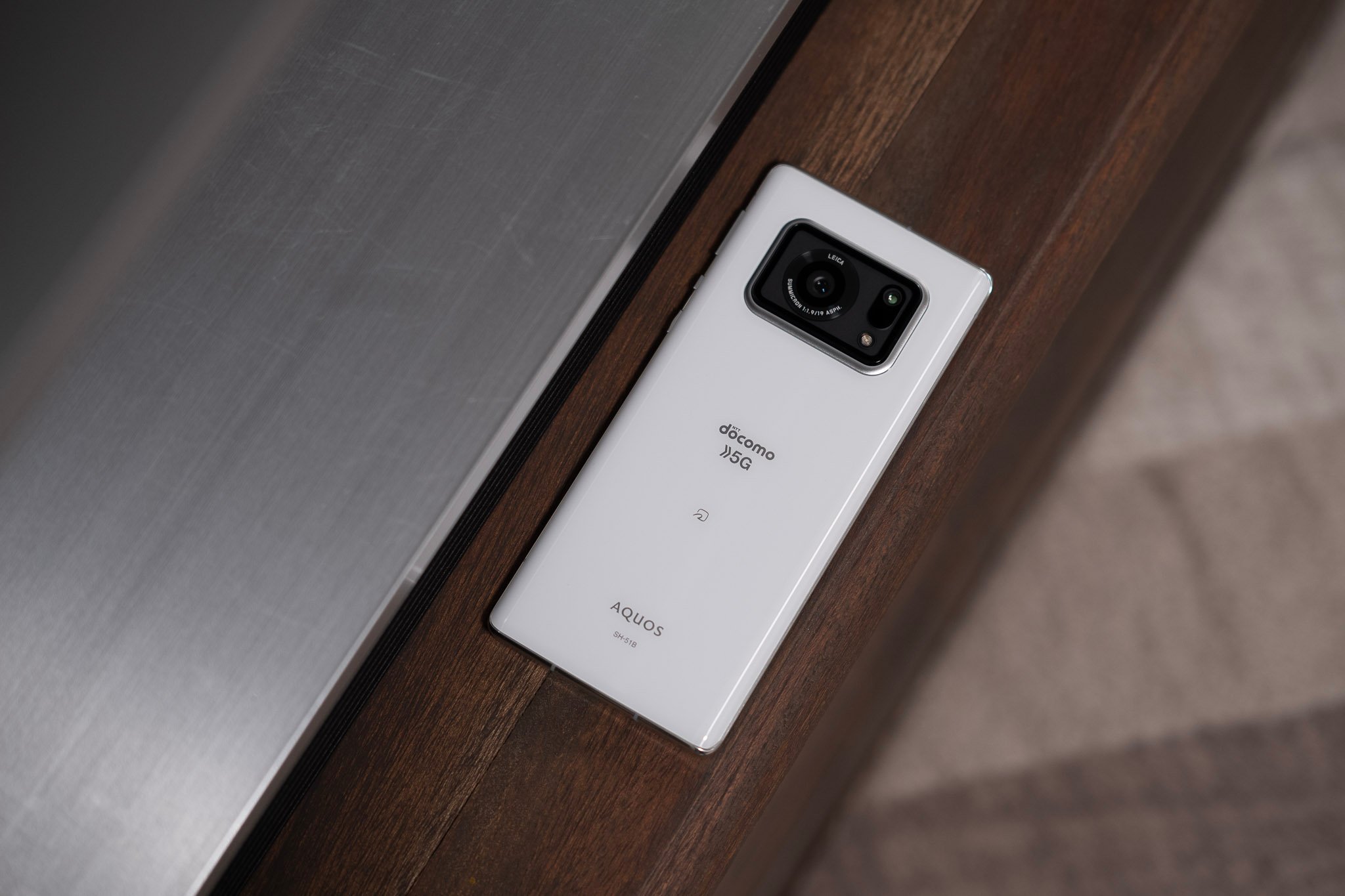 Dưới đánh giá chi tiết về Aquos R6: cảm biến 1 inch, sự hợp tác độc đáo ...