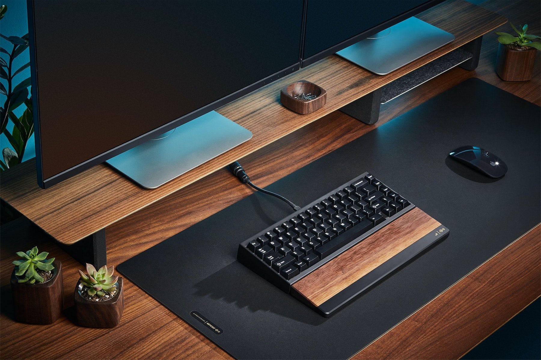 Đánh giá về bộ bàn phím + kê tay đẹp từ Keycult