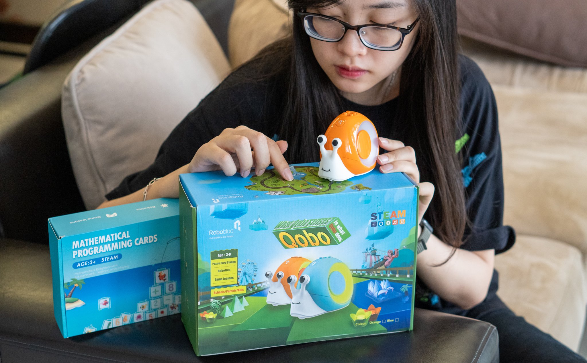 Nhận quà: Robot giáo dục Qobo cho trẻ em - Sự sáng tạo, Màu sắc, Niềm vui