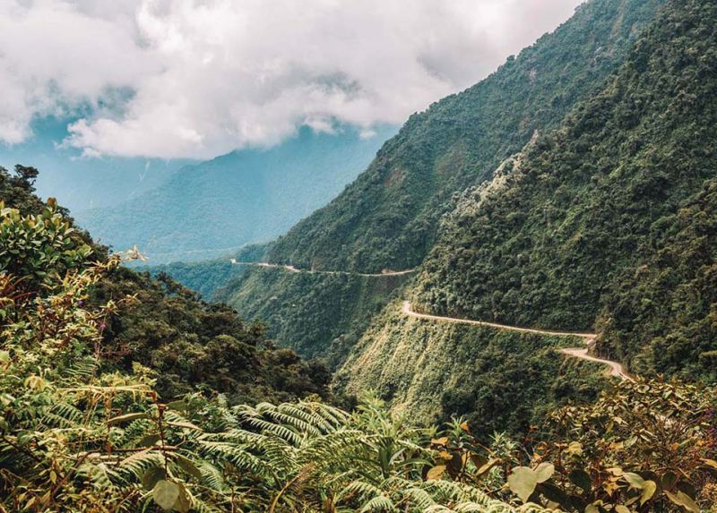 Top 15 Most Terrifying Roads in the World - Mytour.vn