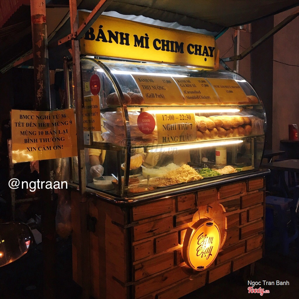 (TPHCM) Khám phá tiệm bánh mì Chim Chạy nổi tiếng tại chợ Nguyễn Thái ...