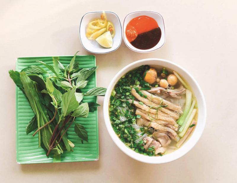Top 12 Best Places for Delicious Chicken Pho in Saigon - Mytour.vn