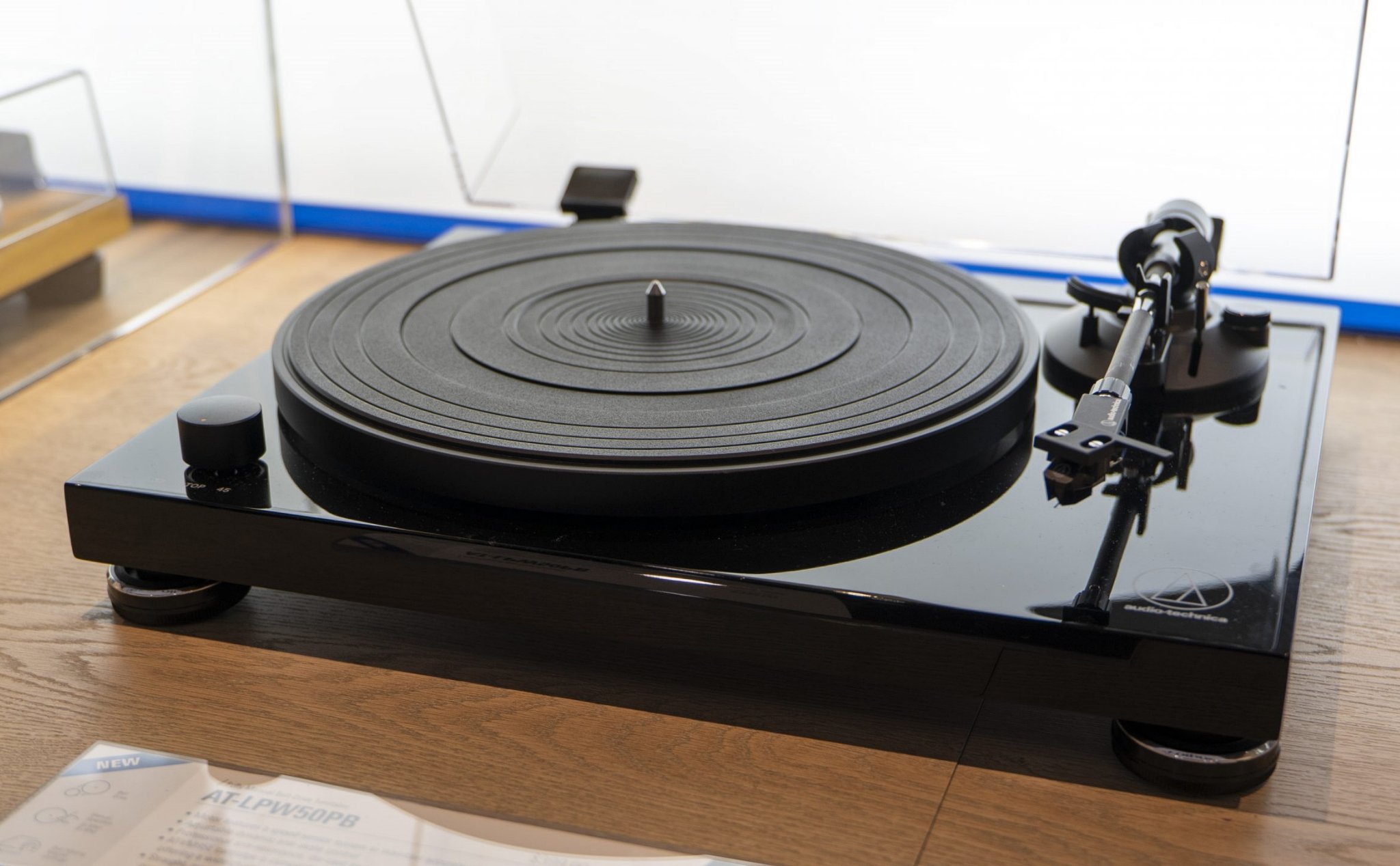 AT-LPW50PB: Mâm than tích hợp Phono mới của Audio-Technica với Tone-Arm ...