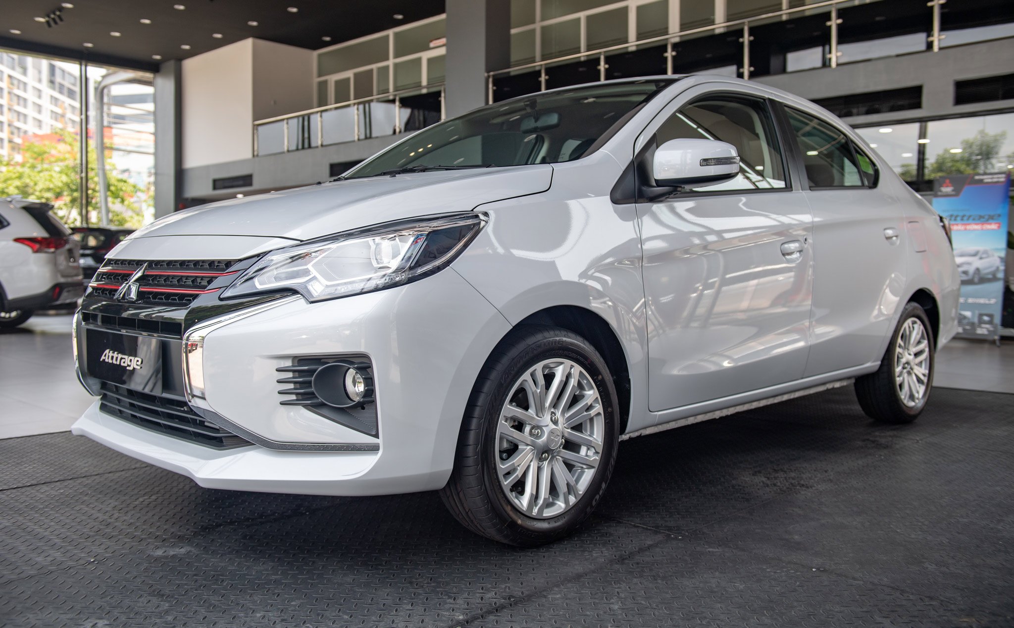 Trải nghiệm Mitsubishi Attrage 1.2L AT phiên bản 2020