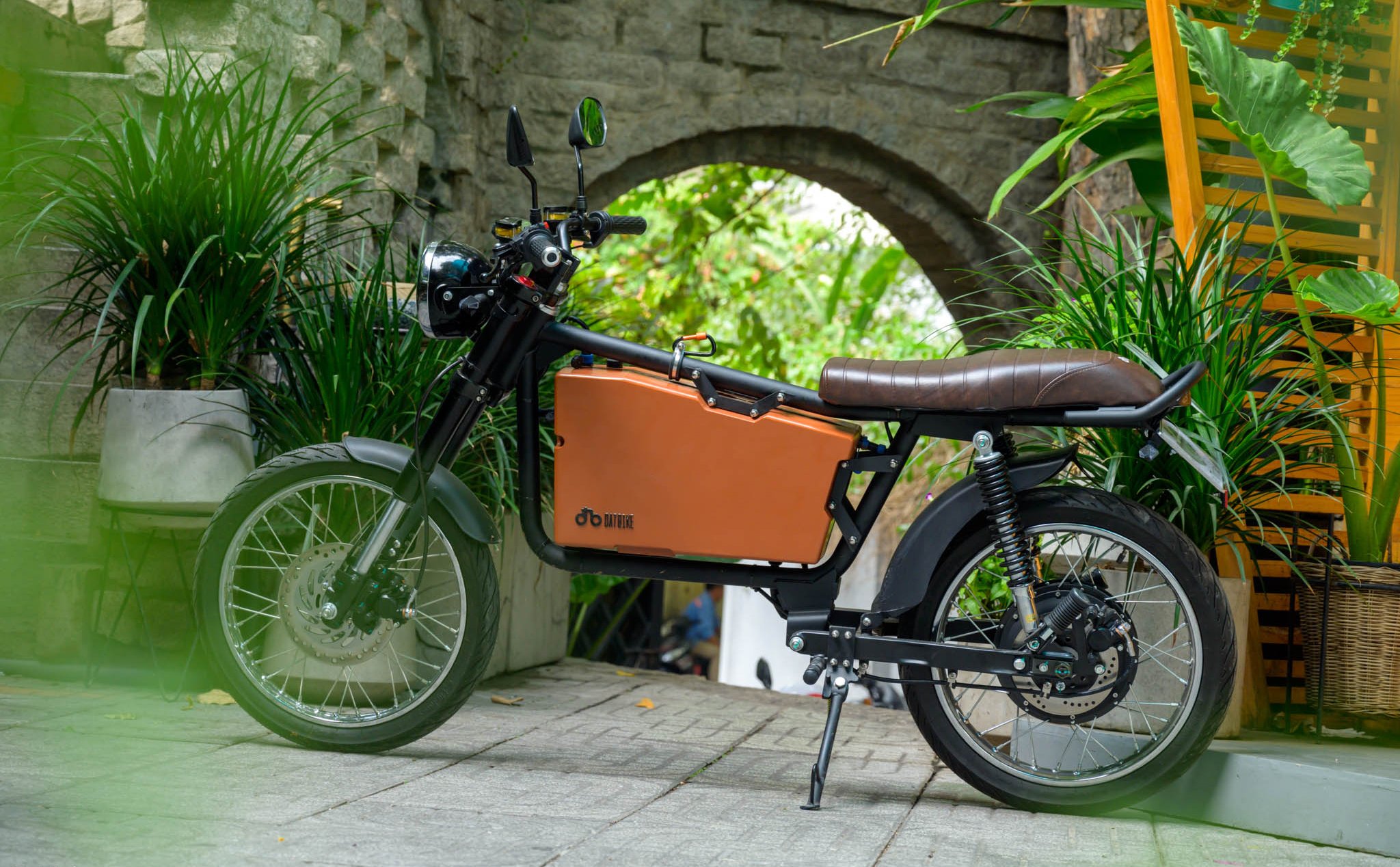 Cảm nhận Datbike Weaver: chiếc xe máy điện lấy cảm hứng từ thiết kế cổ ...