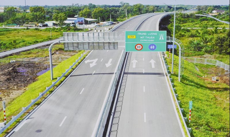 Top 10 Tips for Safe Highway Driving - Mytour.vn