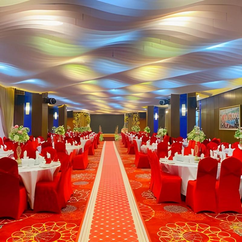 Experience the grandeur of Trang An Palace