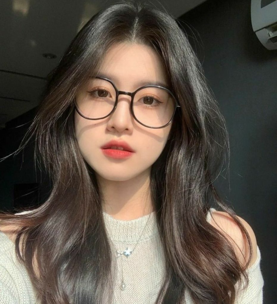 Top 12 Beautiful Hairstyles with Double Buns, Hottest Trend of 2024 ...