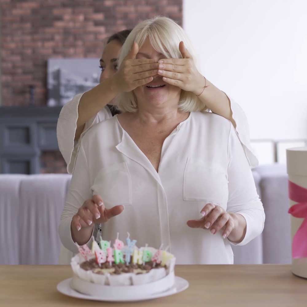 Explore 50+ Beautiful, Modern, and Impressive Birthday Cakes for Mom ...