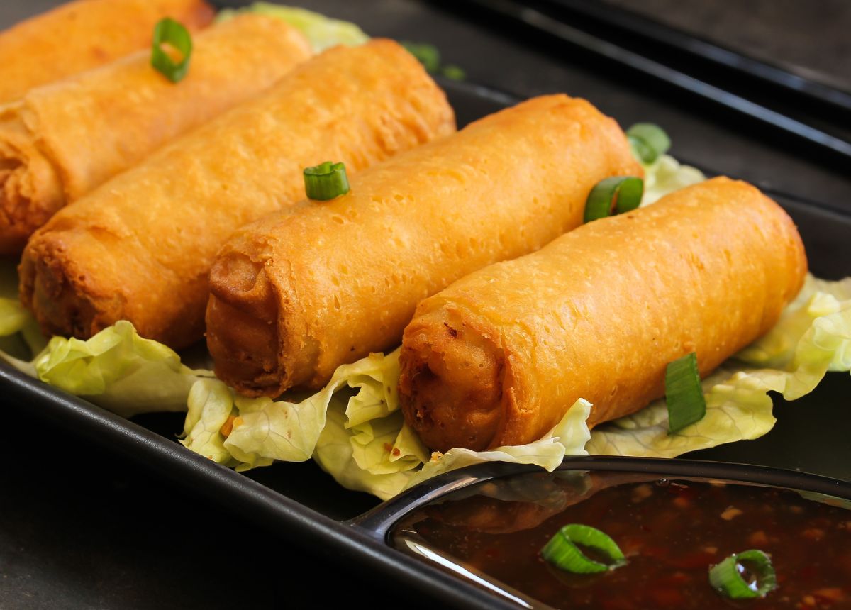 How to Make Crispy and Delicious Fried Spring Rolls at Home | Mytour