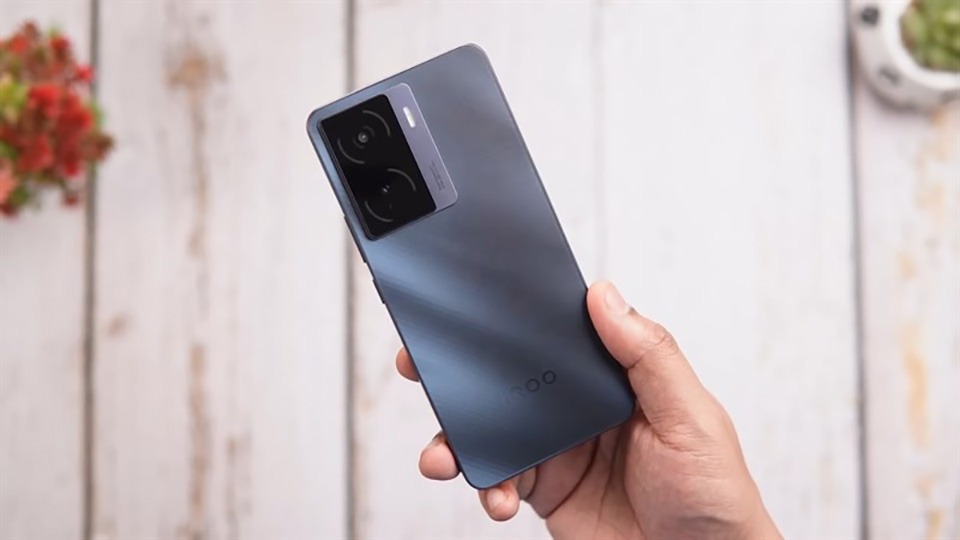 Leaked Configuration, Colors, and Release Timeline of iQOO Z8