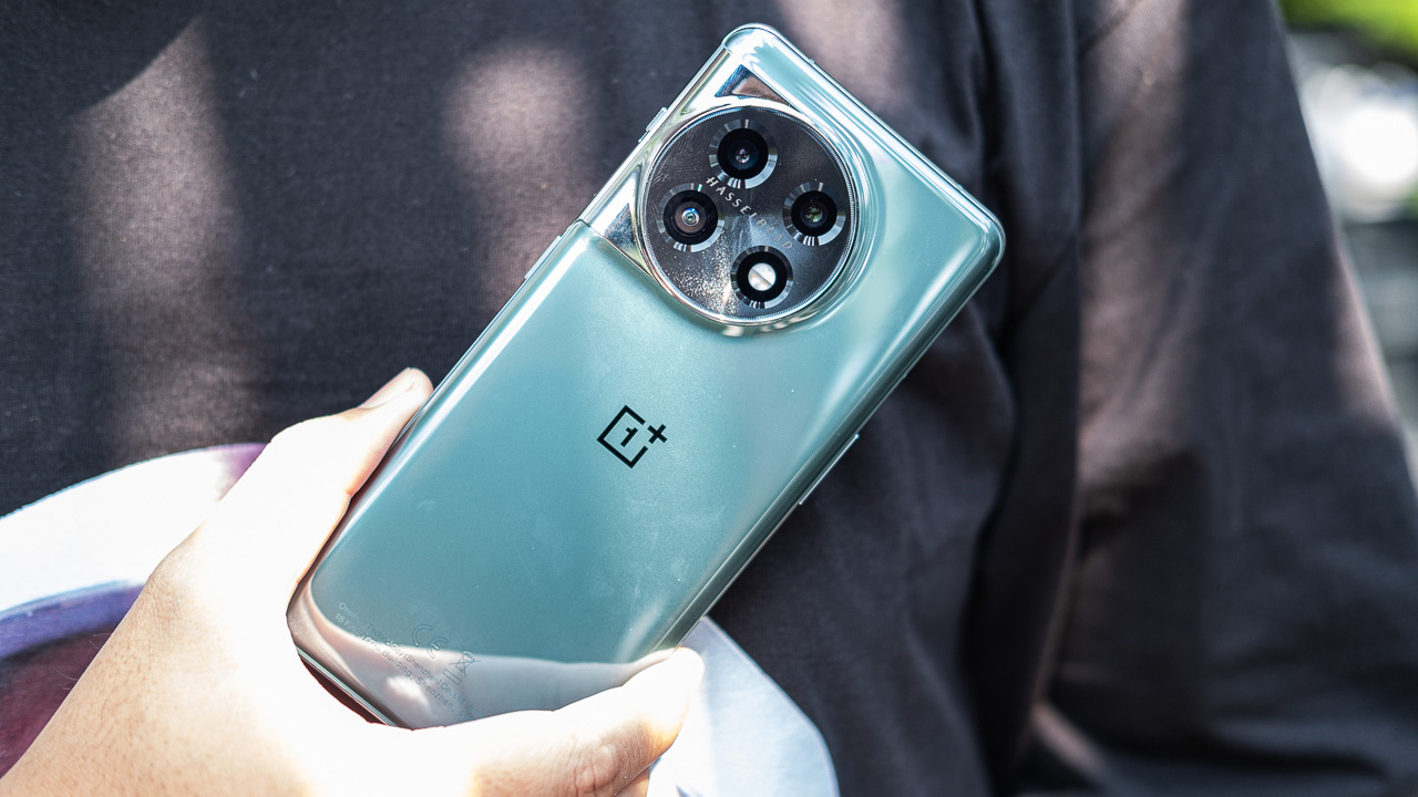 Hands-on with the Official OnePlus 11 5G, Max Option: Robust Camera ...