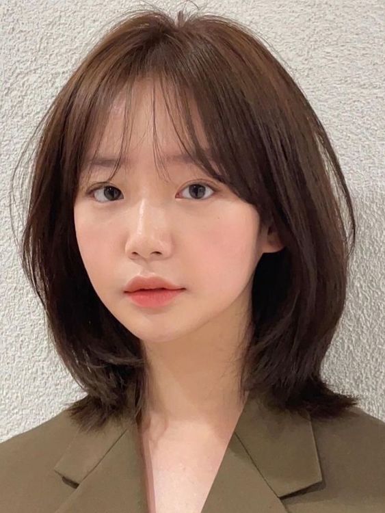 Top trendy and modern short layered mullet hairstyles for women ...