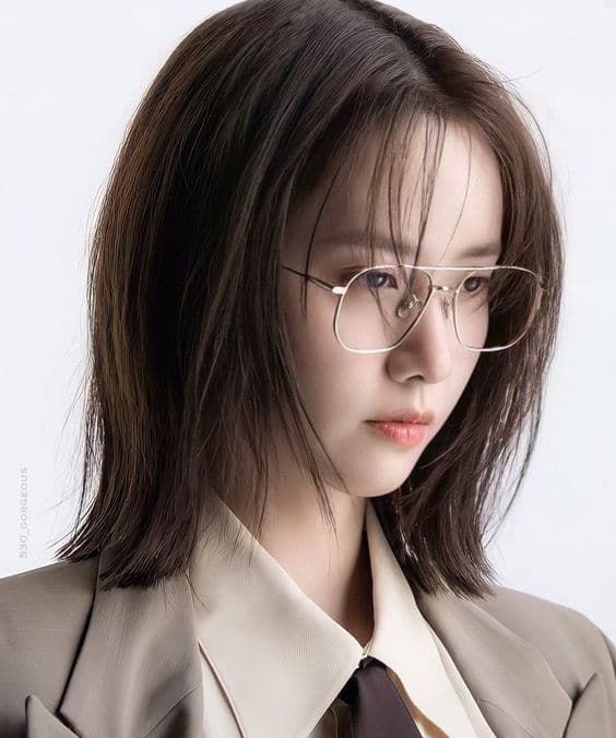 Top trendy and modern short layered mullet hairstyles for women ...