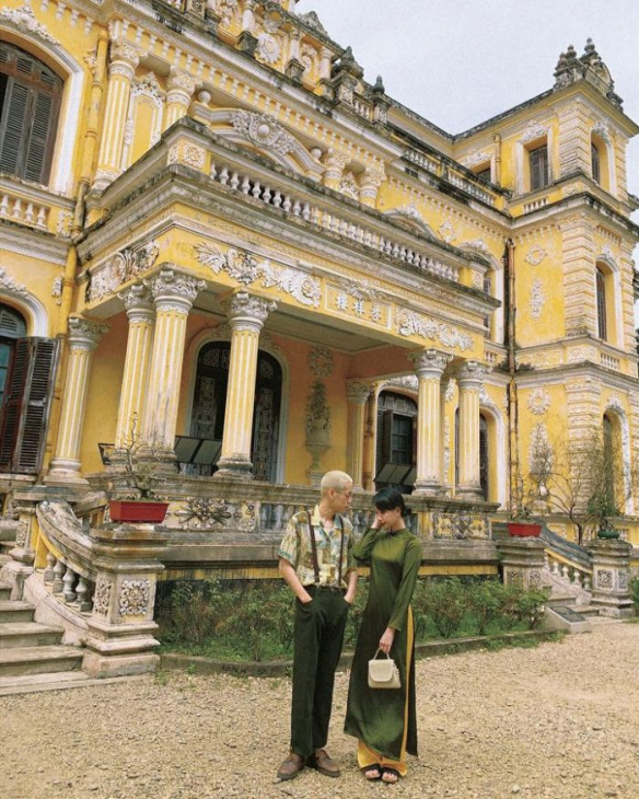 Enthralling array of stunning ancient costume photo spots in Hue ...