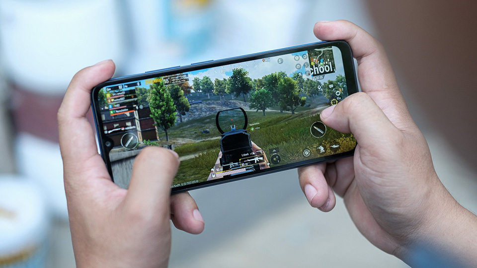 Unleash the Entertainment: Best Big-Screen, Power-Packed Smartphones ...