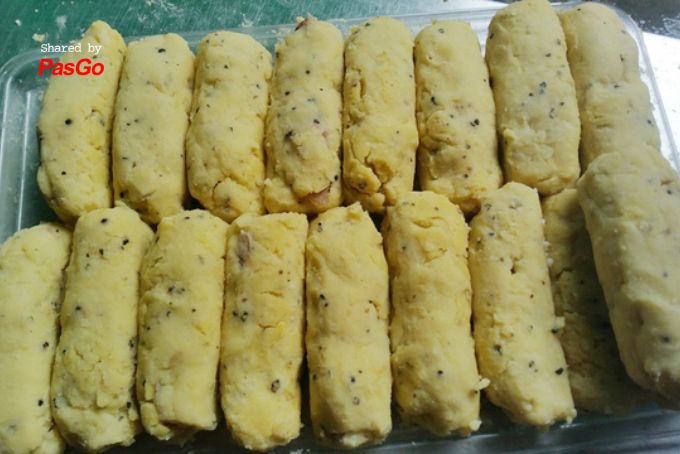 The Simplest, Fastest Way to Wrap Tet Cakes