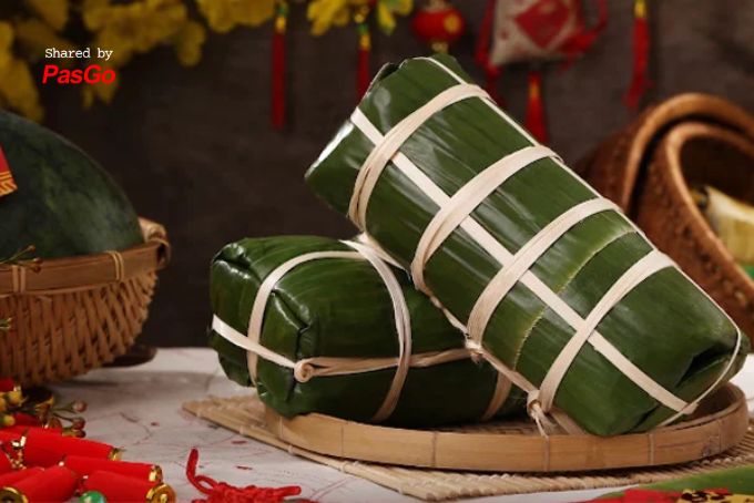 The Simplest, Fastest Way to Wrap Tet Cakes