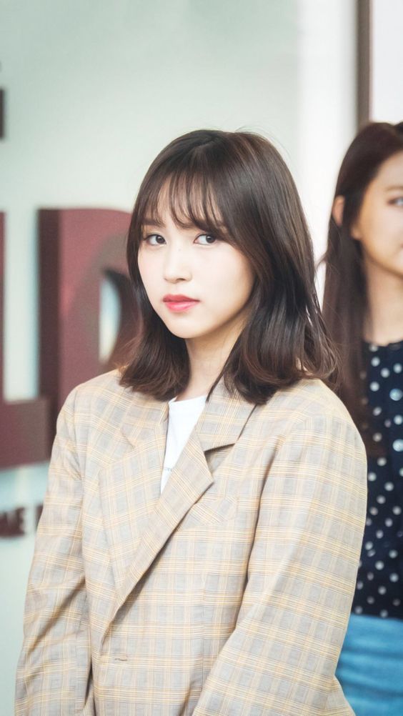 Top Short Curly Hairstyles to Add Volume and Fluffiness to Thin Hair - ALONGWALKER