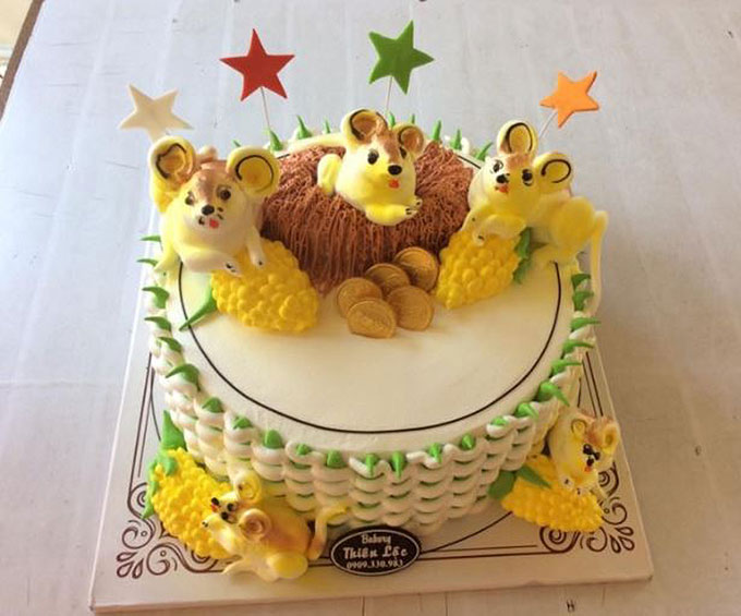 Discover the charm of unique mouse-shaped cakes designed for those born ...