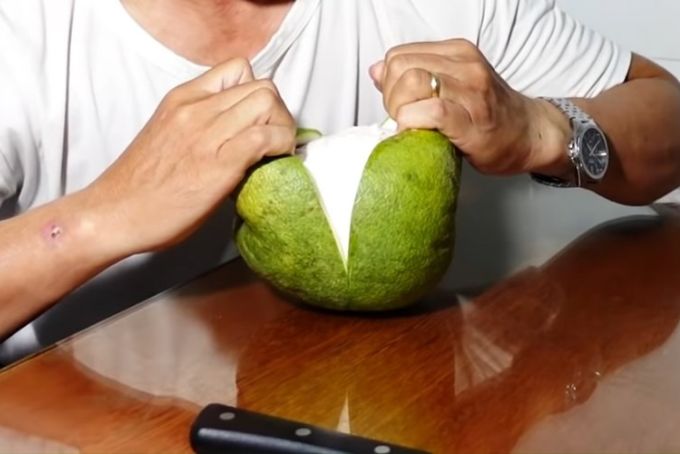 Discover 5 quick, clean, and visually appealing ways to peel pomelo in ...