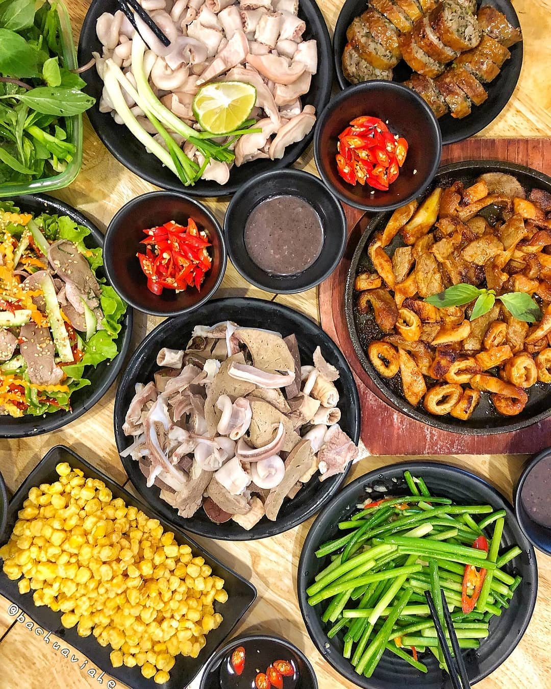 Discover the Famous Lòng Chát Restaurant at Tran Thai Tong - Mytour