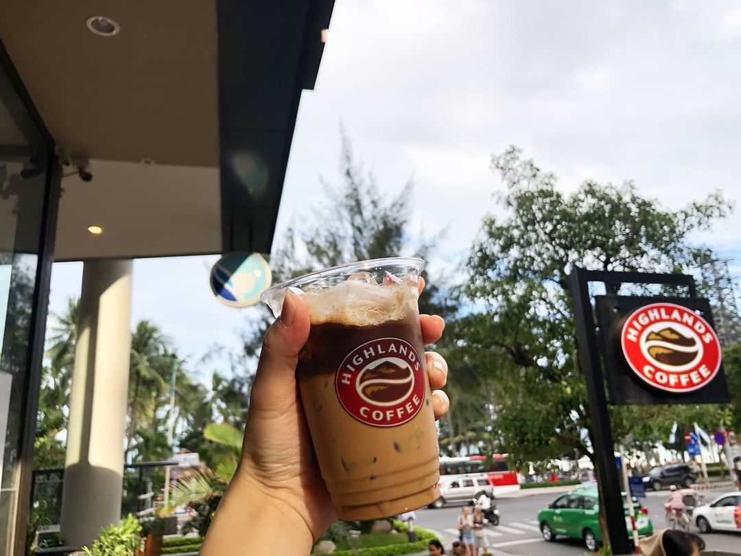 Explore the Highland Coffee Hanoi menu: What drinks are available and ...