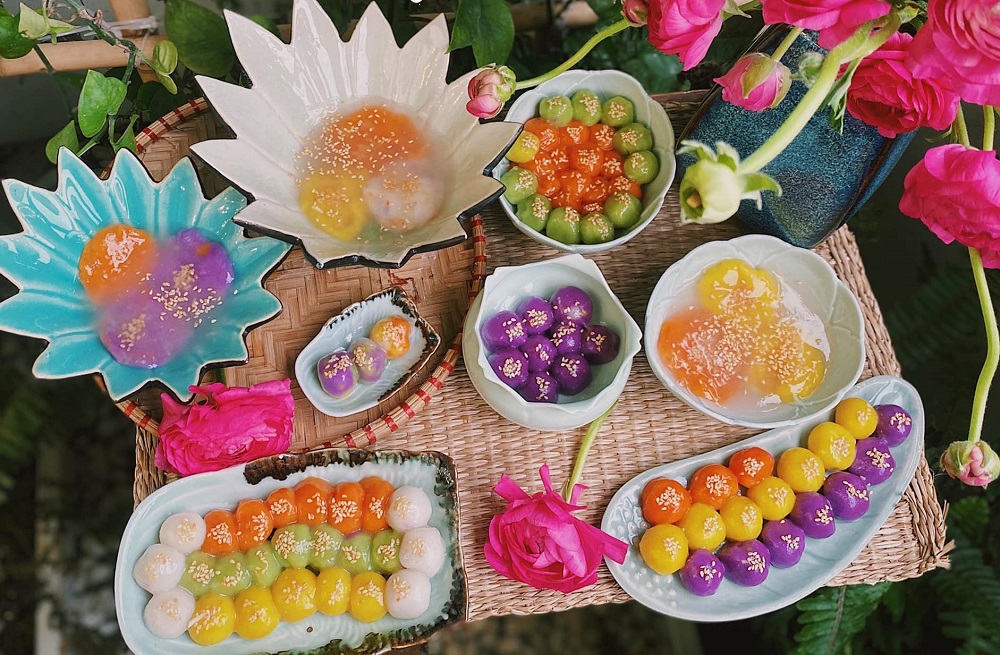 Create delightful multicolored sticky rice cakes with a few simple ...