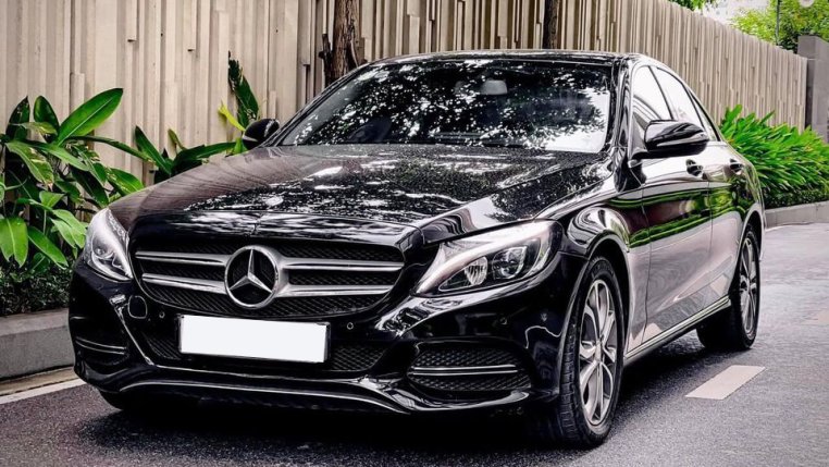 Mercedes C200 2015 và VinFast Lux A2.0 2021: Lựa chọn trong tầm giá 900 ...