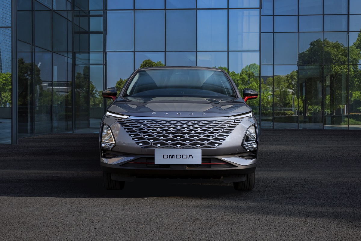 OMODA 5 sở hữu động cơ tăng áp mạnh mẽ, tiết kiệm nhiên liệu.