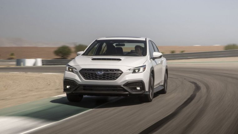 Subaru WRX 2022 trở lại với giá từ 1,999 tỷ đồng, cạnh tranh với Mer C ...