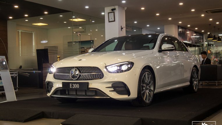 Mercedes-Benz E300 AMG 2021 là lựa chọn hoàn hảo với giá rẻ hơn BMW ...