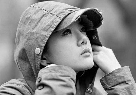 Heartrending Facebook Profile Pictures: Sadness and Tears