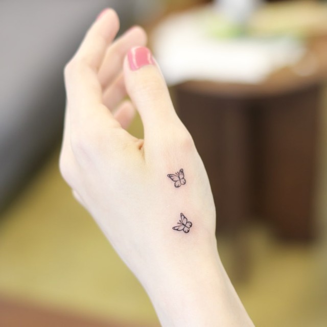 Top 100+ Most Beautiful Mini Hand Tattoos in 2024
