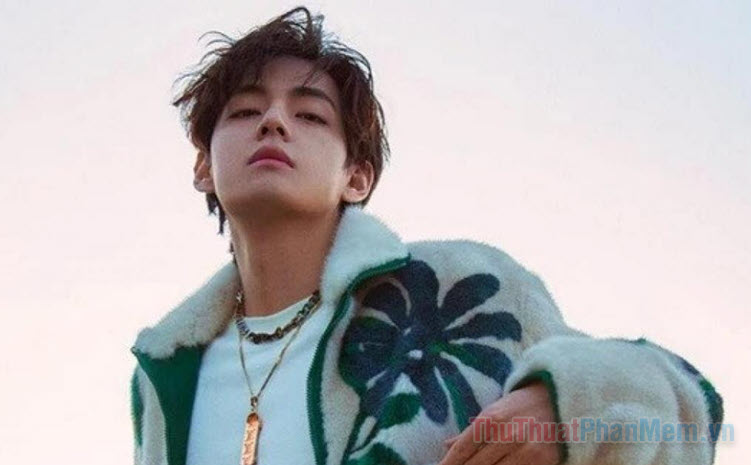Stylish Photos of Taehyung - Beautiful and Charismatic Tae Hyung Shots