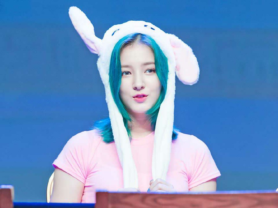 Captivating images of Nancy, radiating beauty, cuteness, and ...