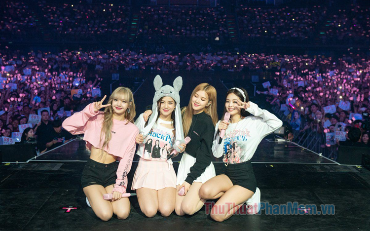 Adorable group snapshots of Blackpink