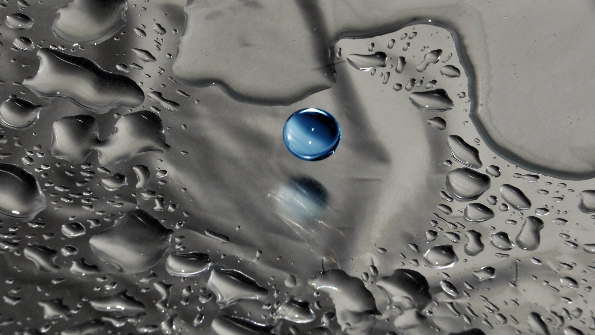 Explore Mesmerizing 3D Water Droplet Wallpapers