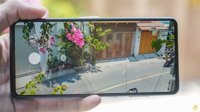 TOP 5 smartphones boasting 4 ultra-premium rear cameras, capturing ...