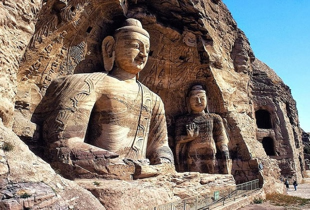 Hang Mac Cao - A Monumental Masterpiece Integral to Đon Hoang Culture