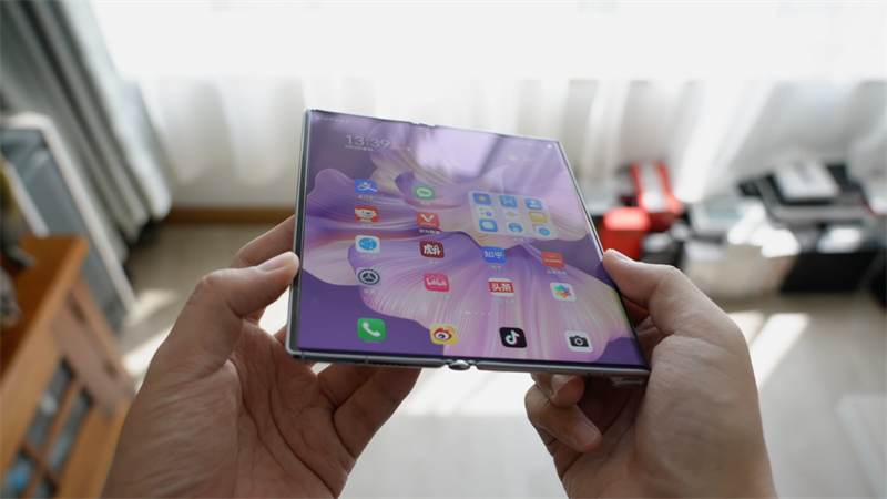 Huawei Mate X4: Sự đột phá với Snap 8 Gen 2, camera tiên tiến và pin siêu khủng 5.000 mAh