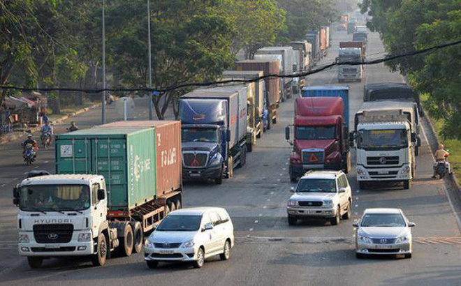 Bí quyết đảm bảo an toàn khi gặp phải điểm mù của container khi lái xe