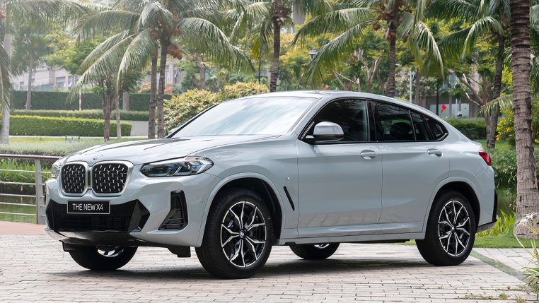 BMW X4 2022 tung hoành trên đường phố Việt Nam, cạnh tranh gay gắt với ...