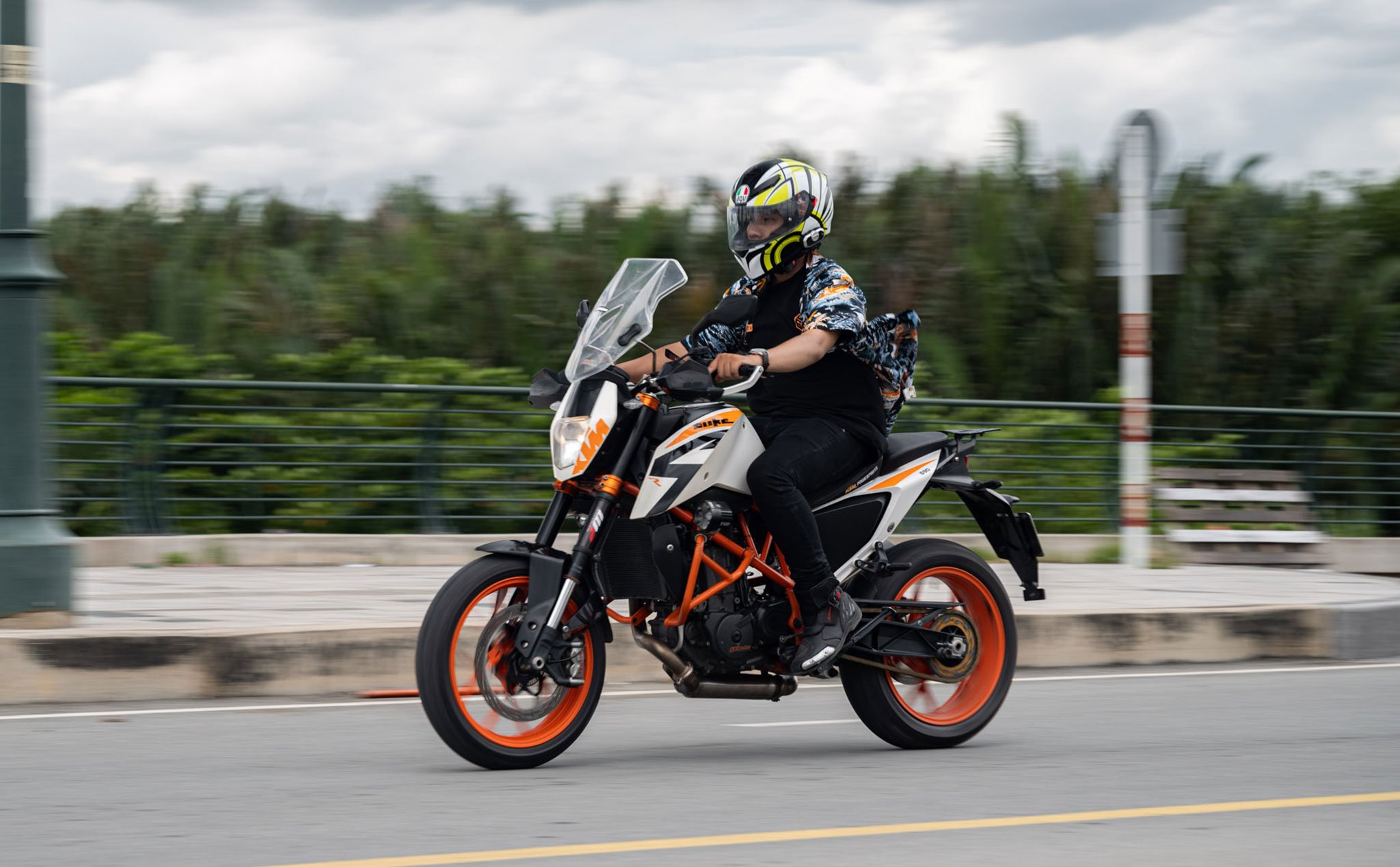 Trải nghiệm cùng KTM Duke 690R 2015 - phiên bản hiếm tại Việt Nam, nhẹ ...