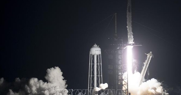 SpaceX tiếp tục đưa 46 vệ tinh Starlink lên không gian