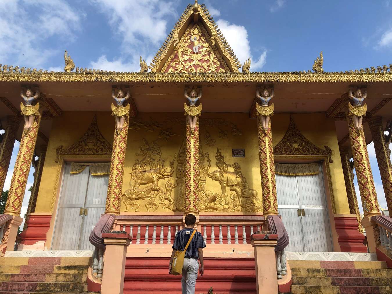 Khám phá Chùa Som Rong - Di tích kiến trúc độc đáo của dân tộc Khmer