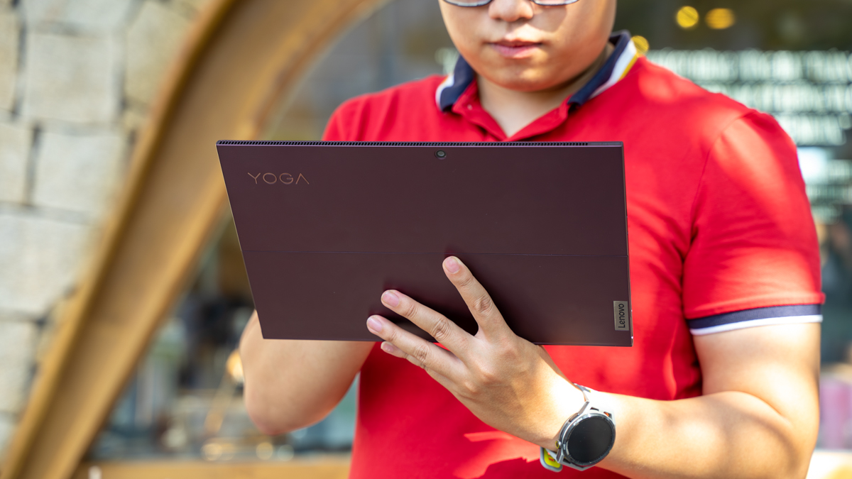 Reviewing the Lenovo Yoga Duet 7: Slim, lightweight, and uniquely ...