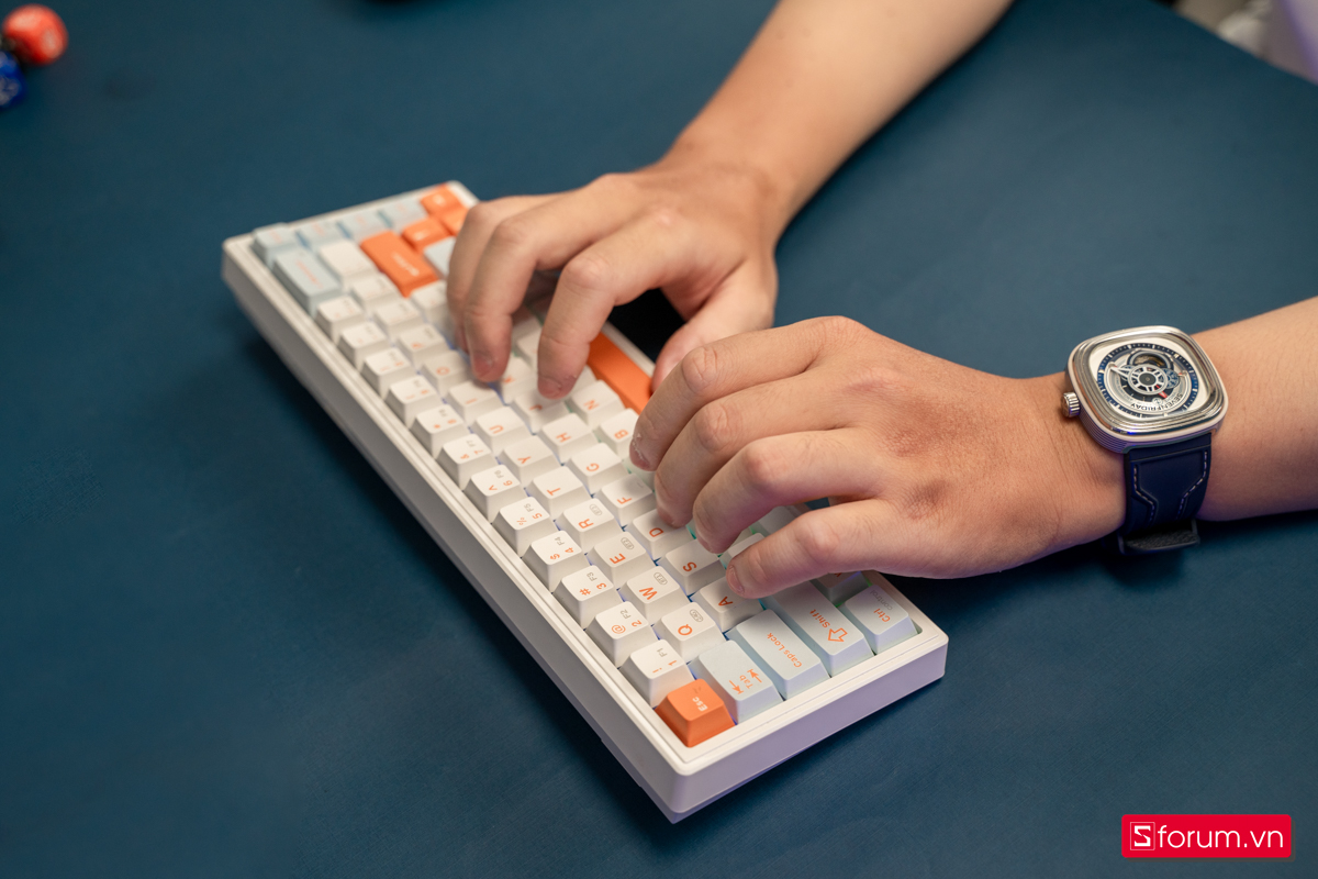 Monka 3067 V2 Pro : Bàn phím cơ custom siêu đẳng chỉ với 800 cành | Mytour