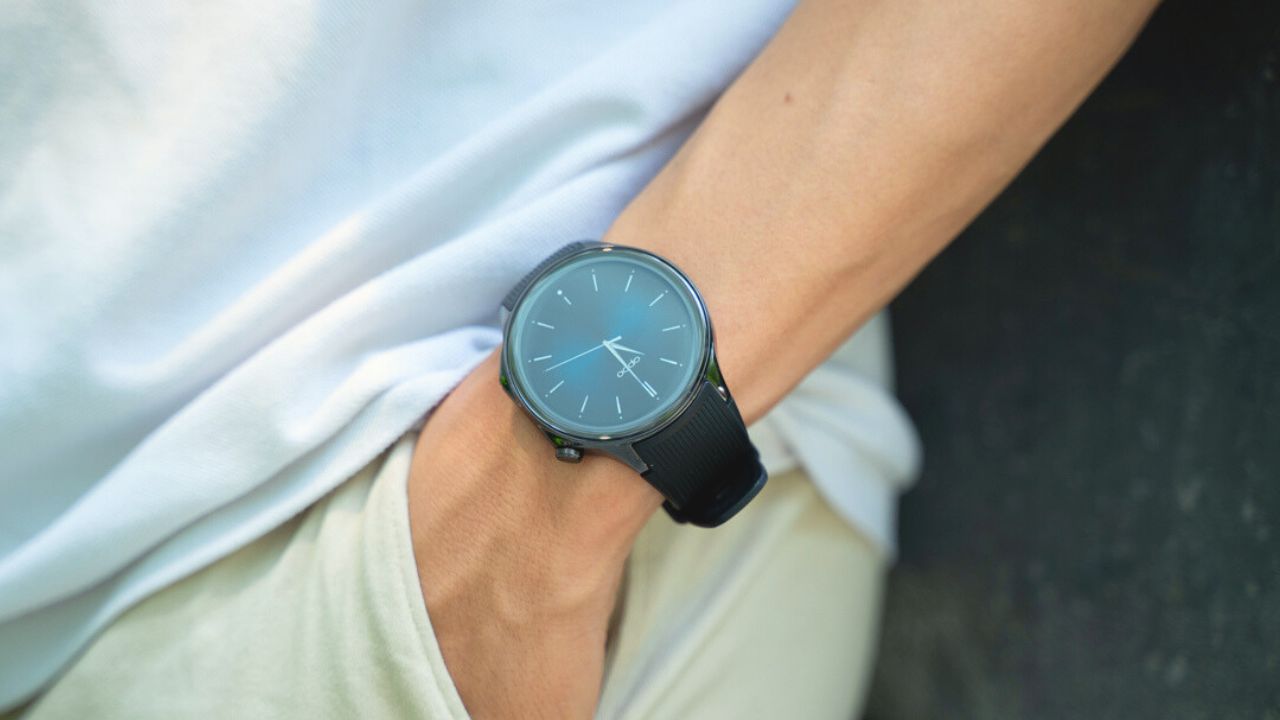 Đánh giá chi tiết OPPO Watch X: Thiết kế đẳng cấp, viền độc đáo, sạc ...