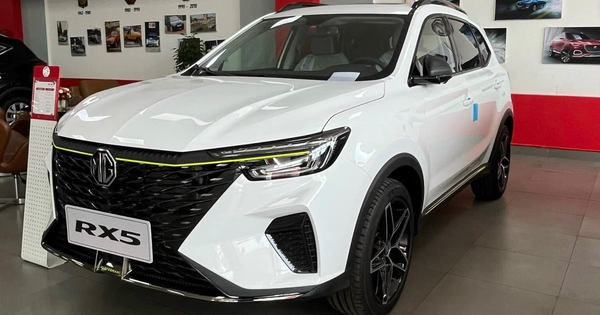 MG RX5 được đại lý giảm giá 130 triệu: Giá thấp hơn Creta base mặc dù cùng phân khúc với Tucson